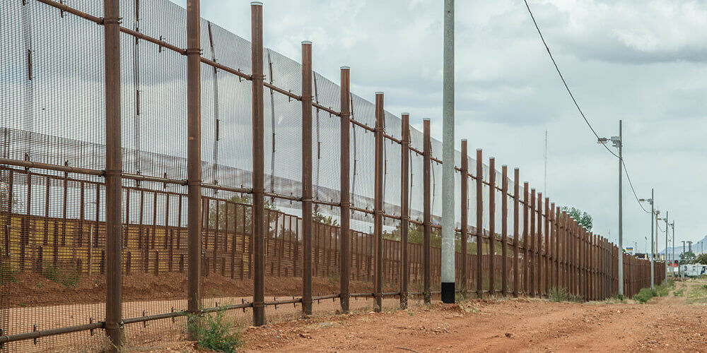 New photos show crowded border facility; hint at larger border crisis ...