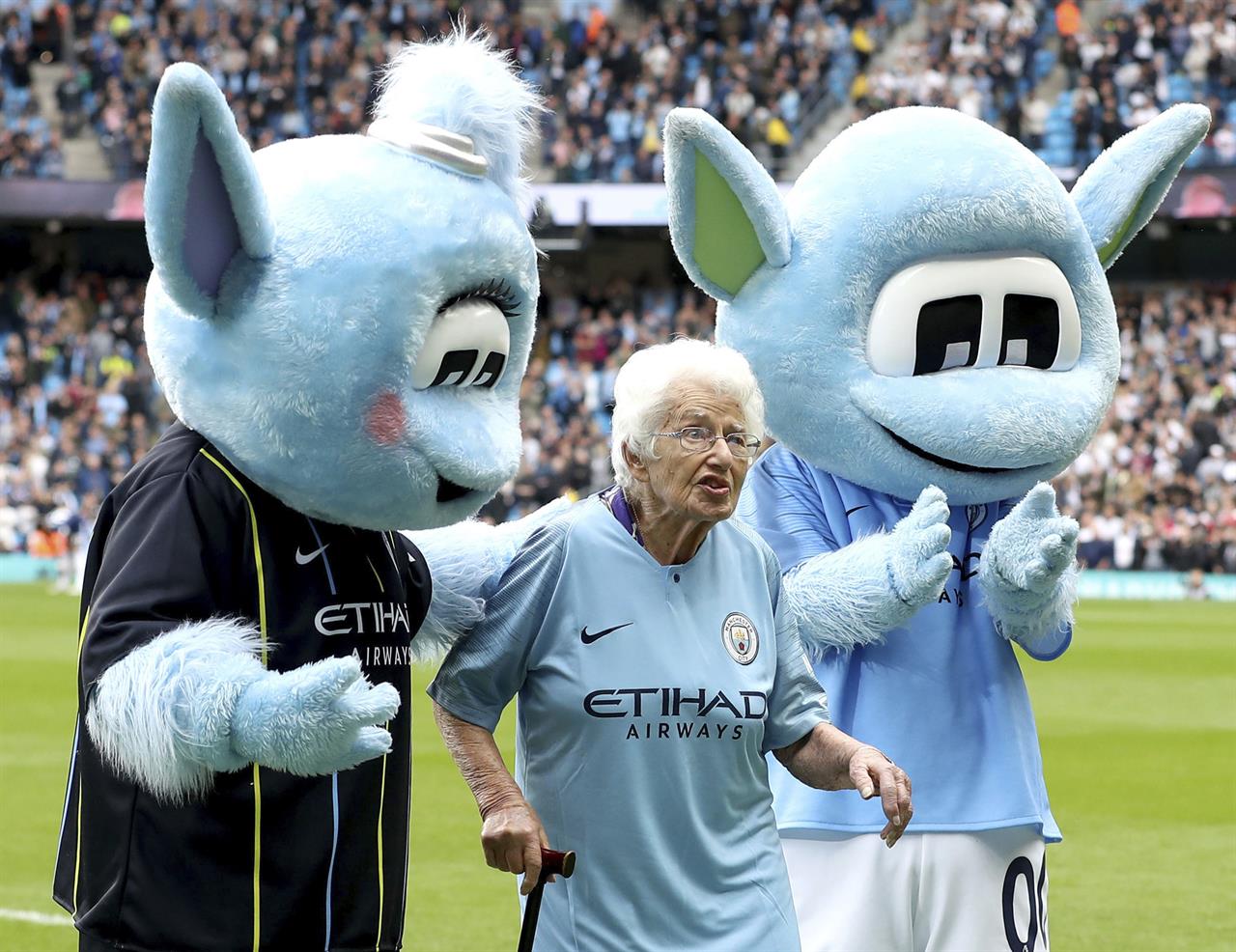 Man City led out by 102-year-old mascot for EPL match | AM 1590 The ...