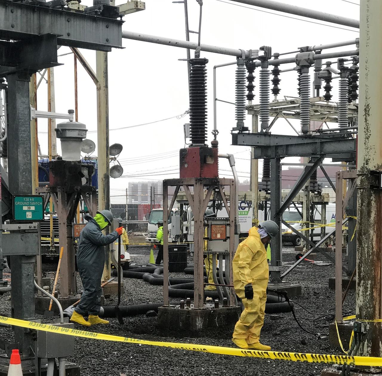 Nyc Utility Probes Electric Flash That Lit Sky In Eerie Blue Am 1590